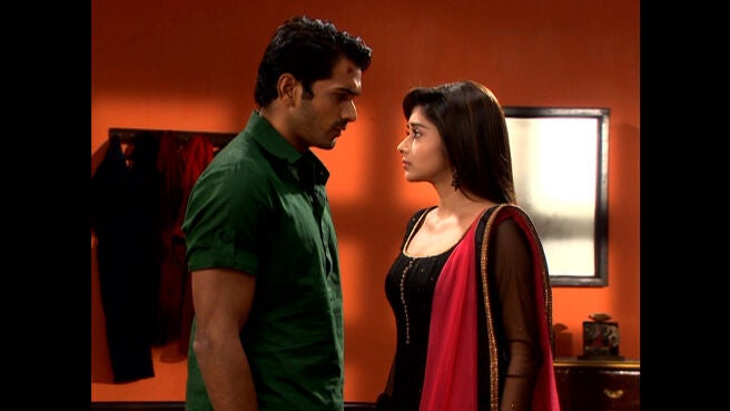 Watch Uttaran Season 1 Episode 1195 : Mukta Questions Tapasya About Marriage - Watch Full ...