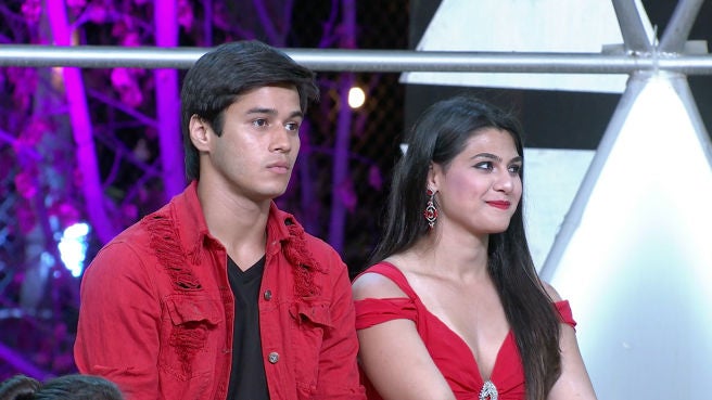 Watch Advantage Anshuman And Roshni Video Online(HD) On JioCinema