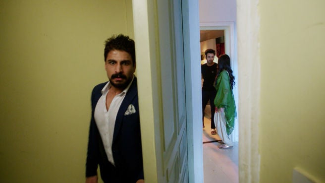 Watch Naagini Season 3 Episode 85 : Vikrant Suspects Meena - Watch Full Episode Online(HD) On ...