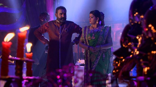 Watch Udaan Season 1 Episode 221 : Tejaswini Breaks Down - Watch Full ...