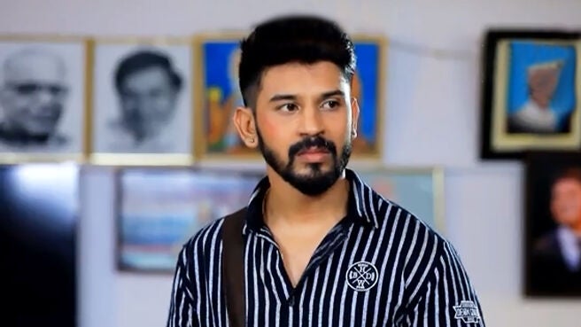 Watch Siddhanth In Trouble! Video Online(HD) On JioCinema Watch Siddhanth In Trouble! Video Online(HD) On JioCinema