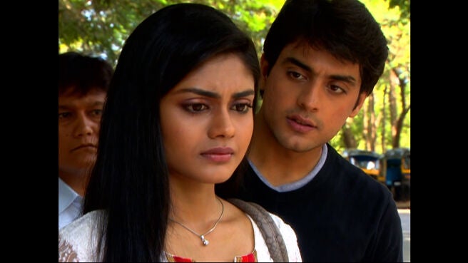 Watch Uttaran Season 1 Episode 872 : Veer Is Searching For Ichha ...