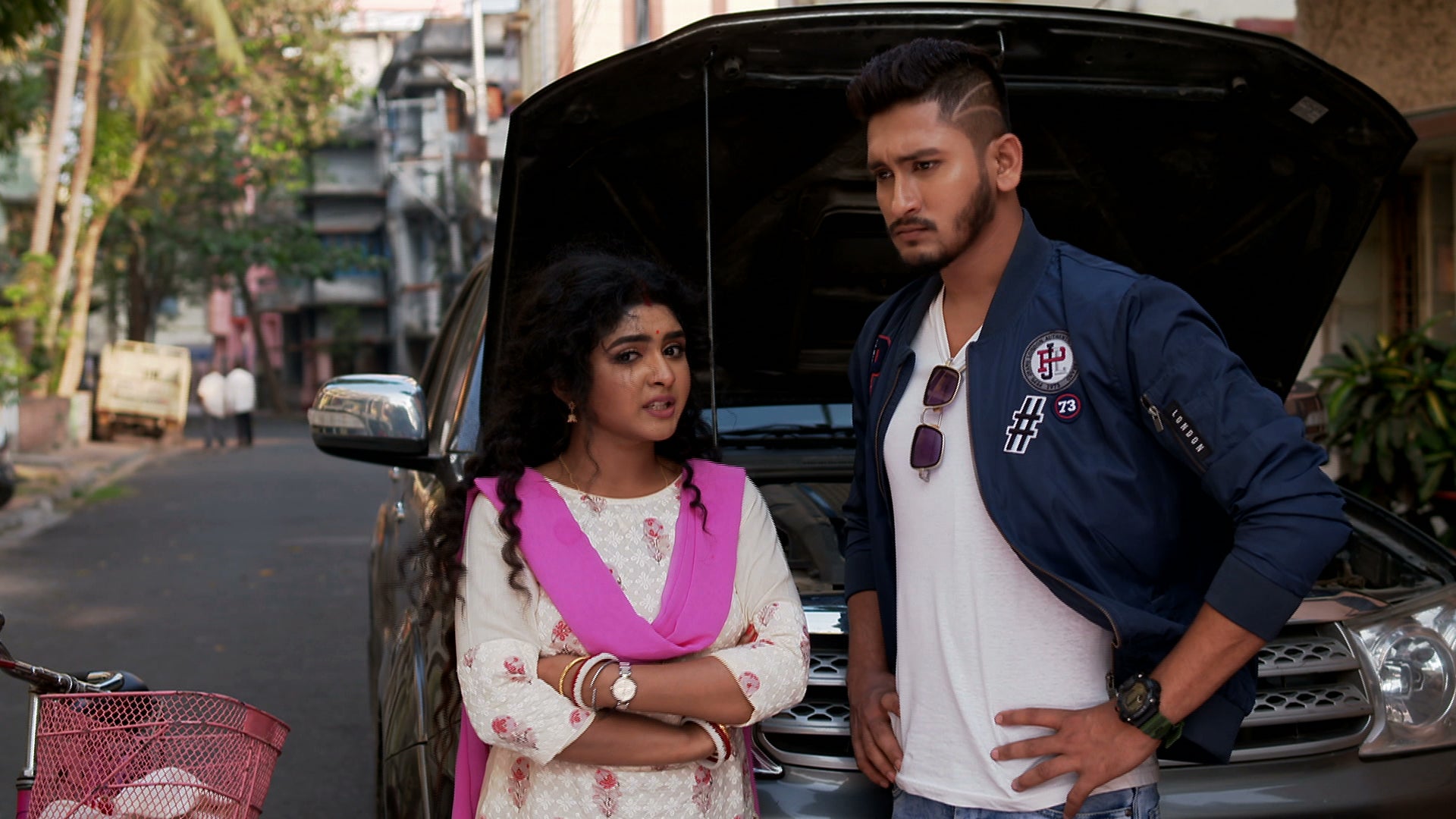 Watch Pherari Mon Season 1 Episode 113 : Race Between Agni And Tulsi ...