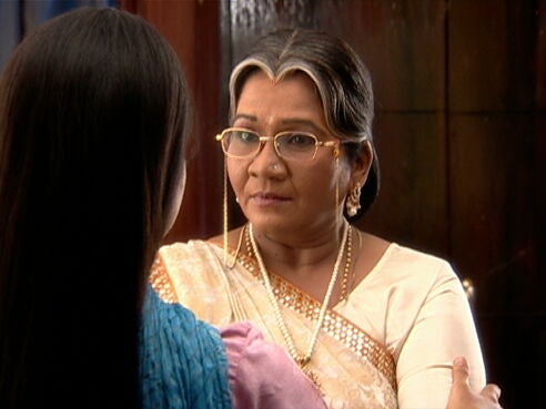 Watch Muddu Bangara Season 1 Episode 249 : Sumitra's Gift For Tapasya - Watch Full Episode ...