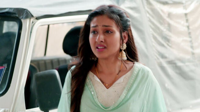 Watch Parineetii Season 1 Episode 47 : Parineet Is Distraught! - Watch ...