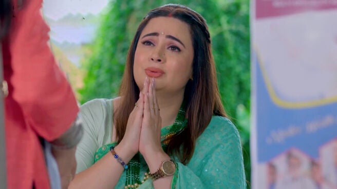 Watch Mamta Begs Suhani To Return Video Online(HD) On JioCinema