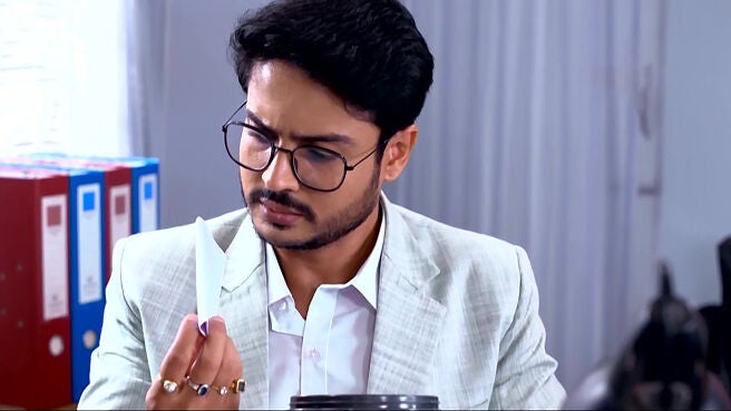 Watch Aniruddha Finds Arohi's Letter! Video Online(HD) On JioCinema