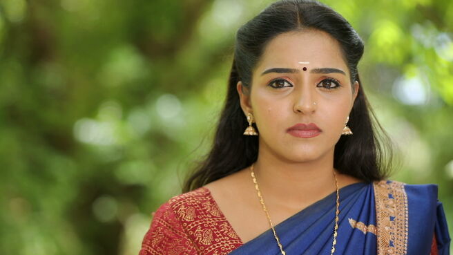 Watch Amman Season 1 Episode 697 : Sakthi Saves Eshwar - Watch Full Episode Online(HD) On JioCinema