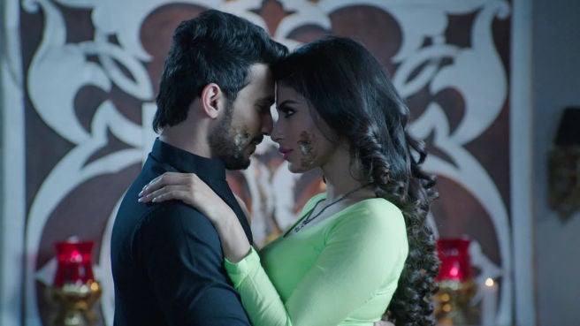 Watch Naagin Season 1 Episode 45 : Rithik-Shivanya's Special Moment ...