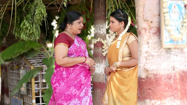 Watch Om Shakthi Om Shanthi Season 1 Episode 78 : Shanthi And Kamalamma's Secret Meeting - Watch ...