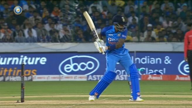 Watch SKY Hits A Maximum Video Online(HD) On JioCinema