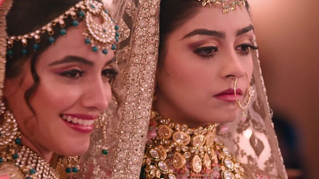 Watch Naaz-Nehmat Take A Photo Video Online(HD) On JioCinema