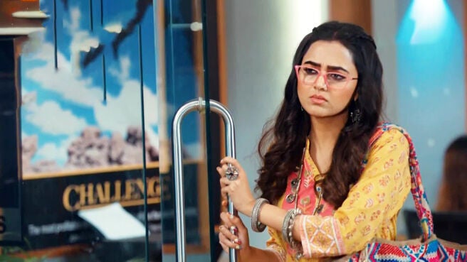 Watch Pratha Feels Helpless Video Online(HD) On JioCinema