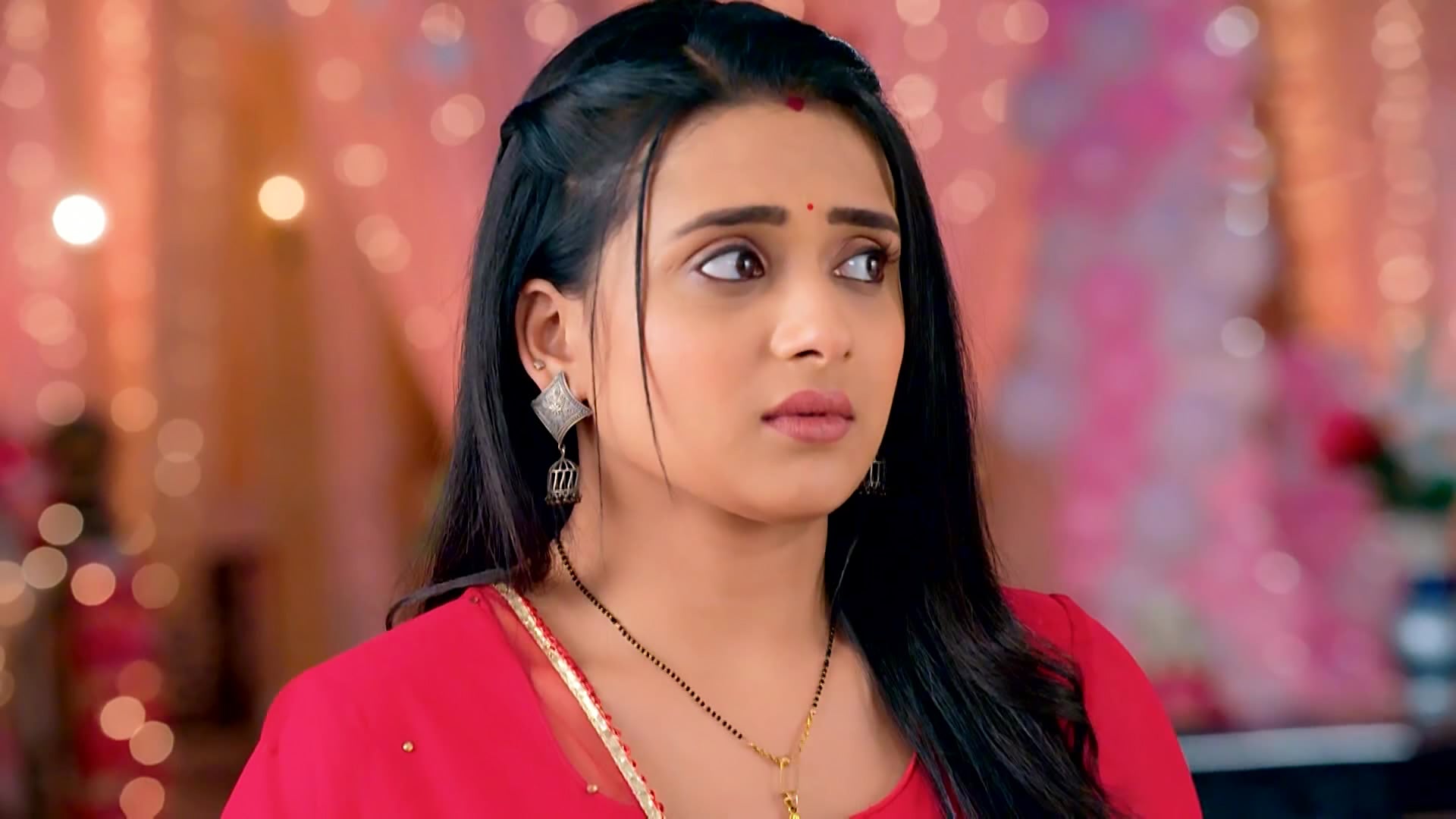 Watch Simar Has A Premonition Video Online(HD) On JioCinema