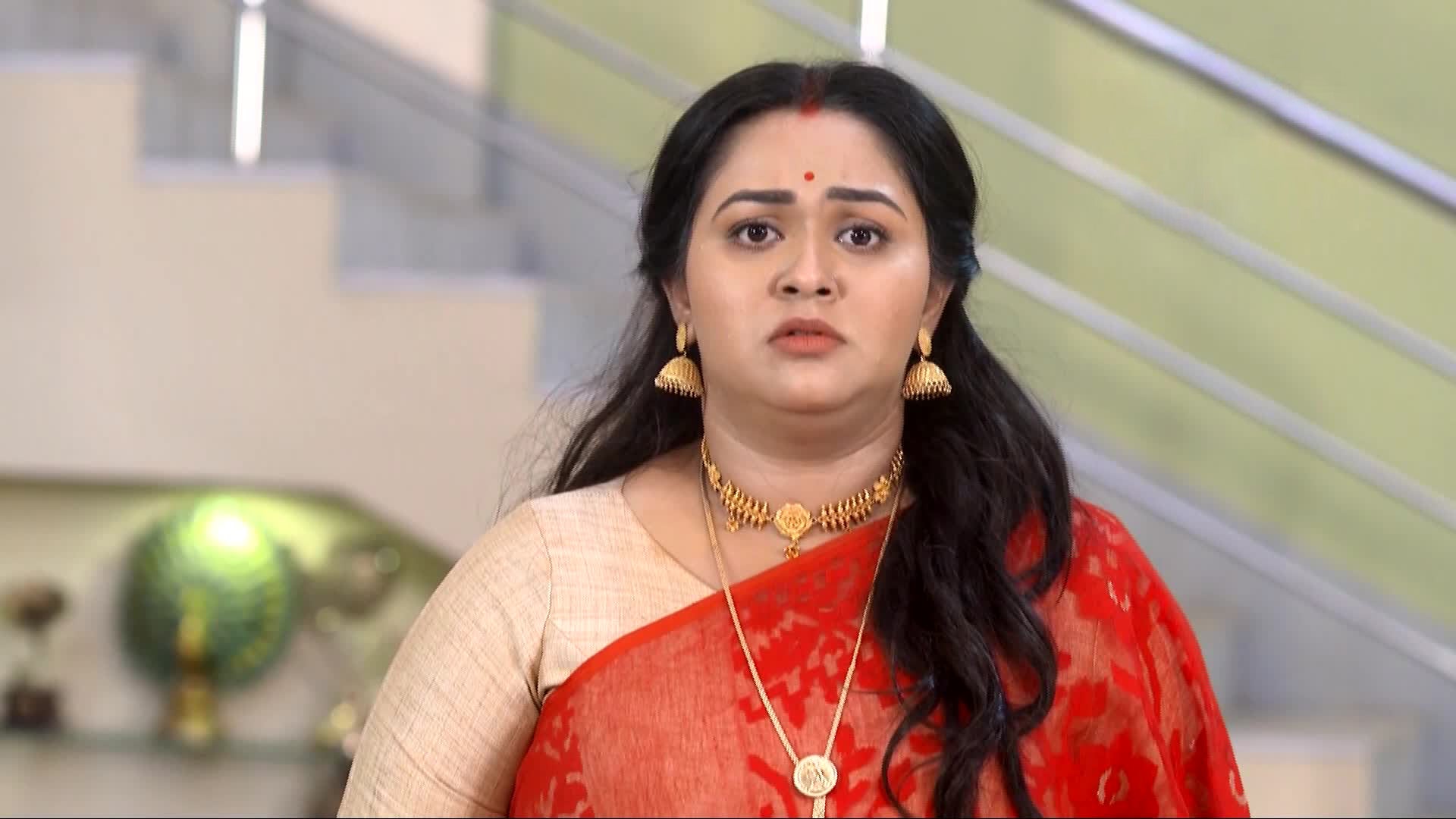 Watch Sohag Gets Worried Video Online(HD) On JioCinema