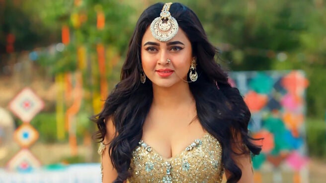 Watch Prathna Faces Kirmira Video Online(HD) On JioCinema