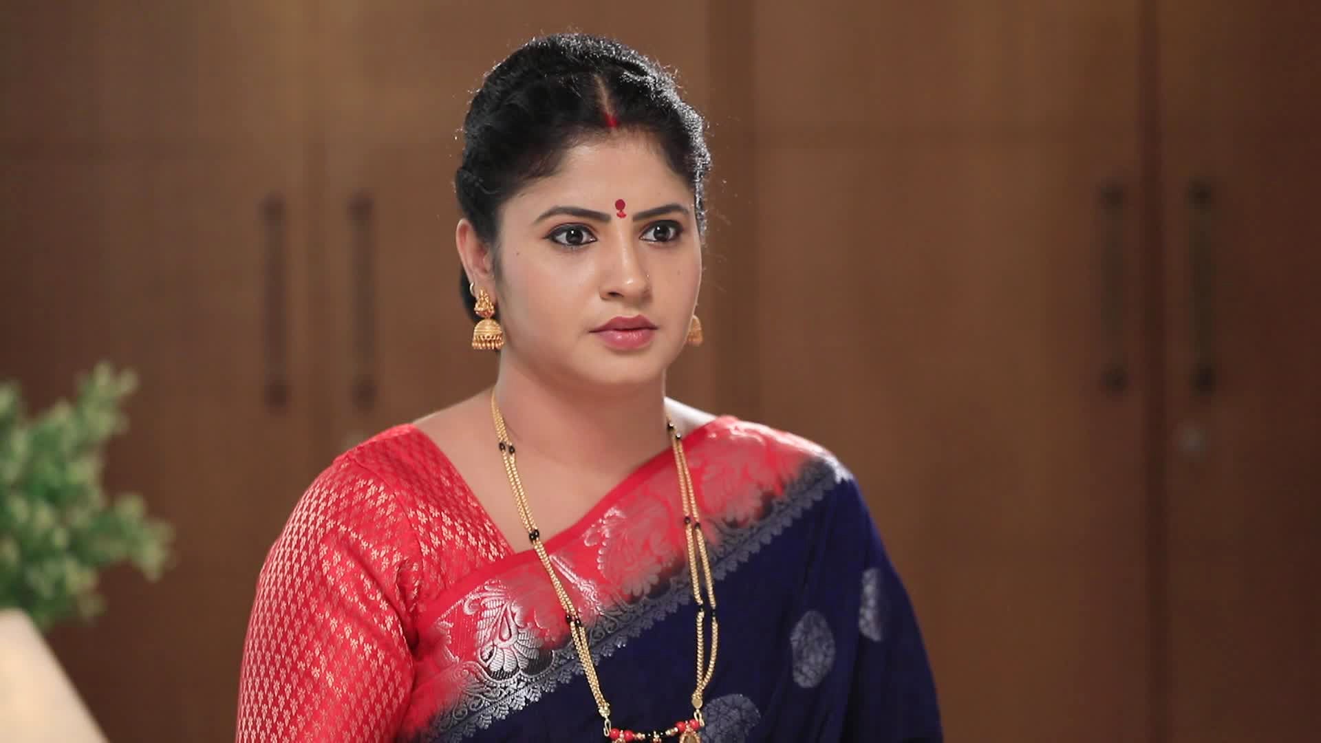 Watch Geetha Season 1 Episode 800 : Will Sudha Rani Consume The Pill ...