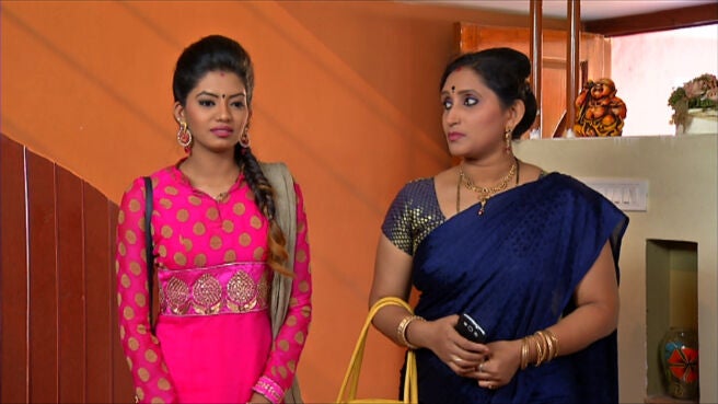 Watch Kulavadhu Season 1 Episode 97 : Gaurav's Brother Gets Thrashed ...