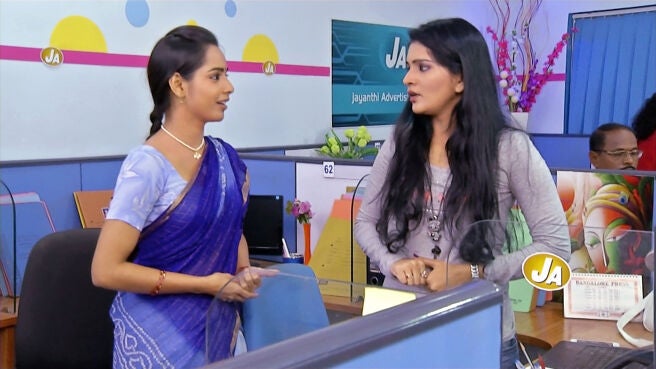 Watch Gokuladalli Seethe Season 1 Episode 14 : Pavani Goes To Meet Priya - Watch Full Episode ...