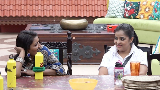 Watch Vaishali Pulls Shiv's Leg Video Online(HD) On JioCinema