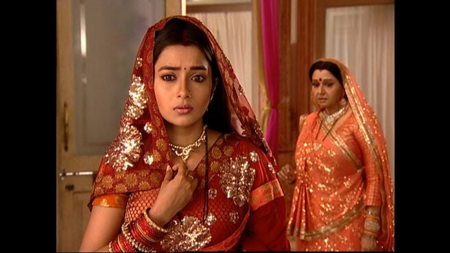 Watch Uttaran Season 1 Episode 328 : Divya Consoles Damini - Watch Full ...