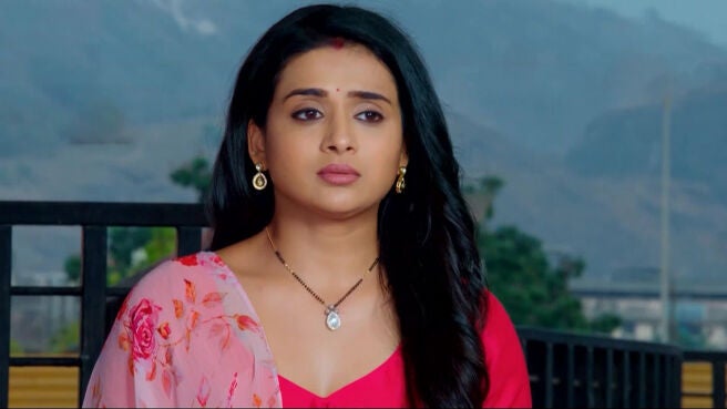 Watch Simar Makes A Resolution Video Online(HD) On JioCinema