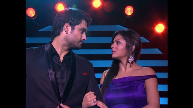 Watch Madhubala - Ek Ishq Ek Junoon Season 1 Episode 393 : Deepali Insults Madhu - Watch Full ...