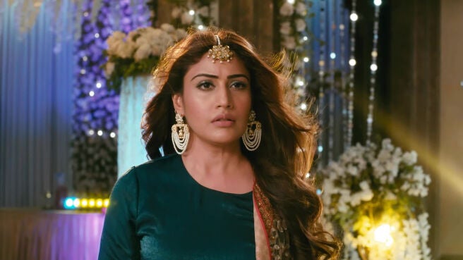 Watch Bani's Face-off With Veer! Video Online(HD) On JioCinema