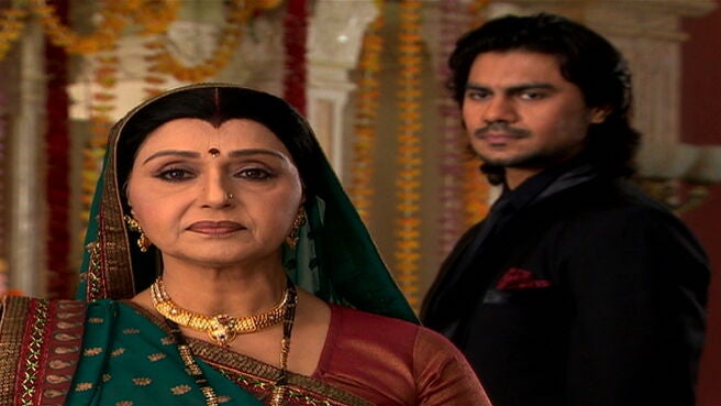 Watch Muddu Bangara Season 1 Episode 356 : Gunwanti Blesses Tapasya ...