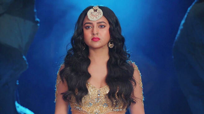 Watch Naagin Season 6 Episode 82 : Prathna Executes A Plan - Watch Full ...