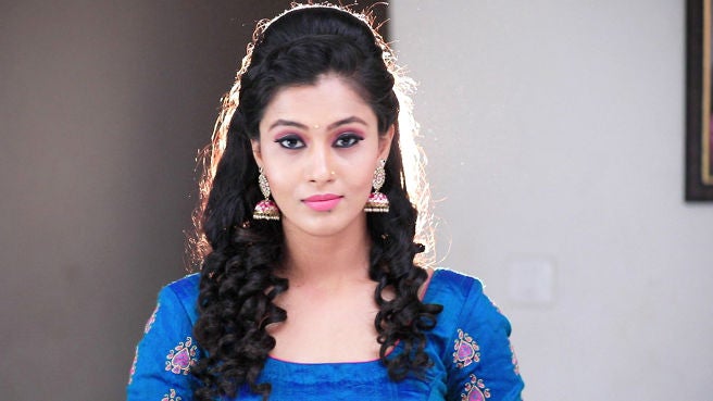 Watch Lakshmi Baramma Season 1 Episode 1985 : Shruthi's Illusion Has A Demand! - Watch Full ...