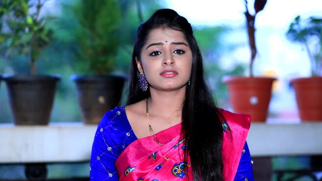 Watch Mithuna Rashi Season 1 Episode 882 : Can Raashi Come Up With A Plan? - Watch Full Episode ...