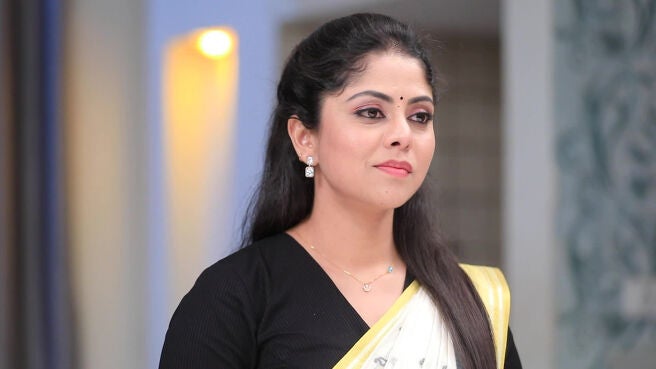 Watch Geetha Season 1 Episode 748 : Bhanumathi's Vengeful Act - Watch Full Episode Online(HD) On ...