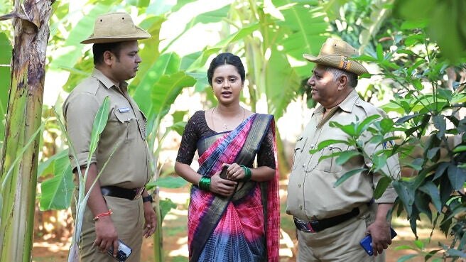 Watch Mangala Gowri Maduve Season 1 Episode 2595 : Mangala Finds A Clue - Watch Full Episode ...