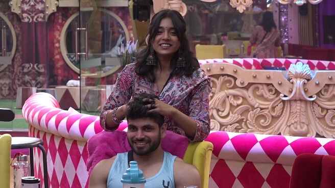 Watch Sumbul Is A Good Girl! Video Online(HD) On JioCinema