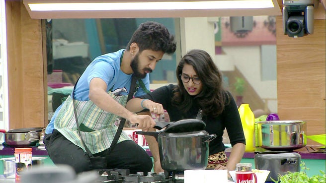 Watch Vasuki's Cooking Task! Video Online(HD) On JioCinema