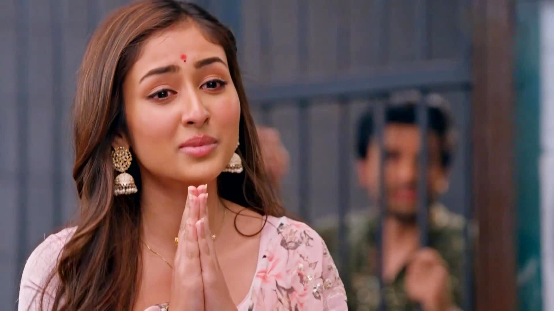 Watch Parineet's Request To The Police Video Online(HD) On JioCinema Watch Parineet's Request To The Police Video Online(HD) On JioCinema