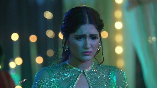 Watch Seher In A Dilemma Video Online(HD) On JioCinema