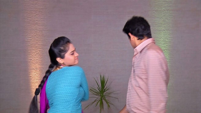 Watch Kulavadhu Season 1 Episode 130 : Gaurav Wishes To Marry Dhanya ...