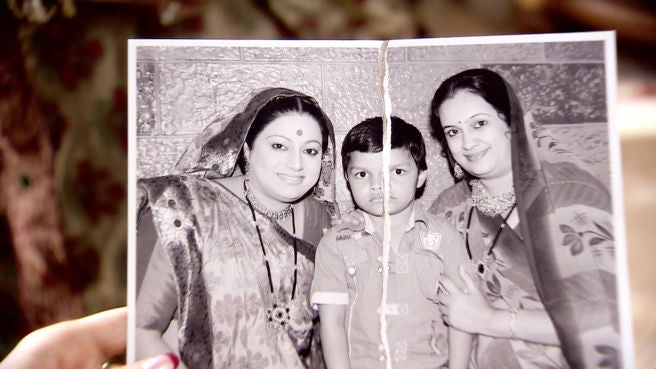 Watch Phulwa Season 1 Episode 245 : Phulwa Finds An Old Photograph ...