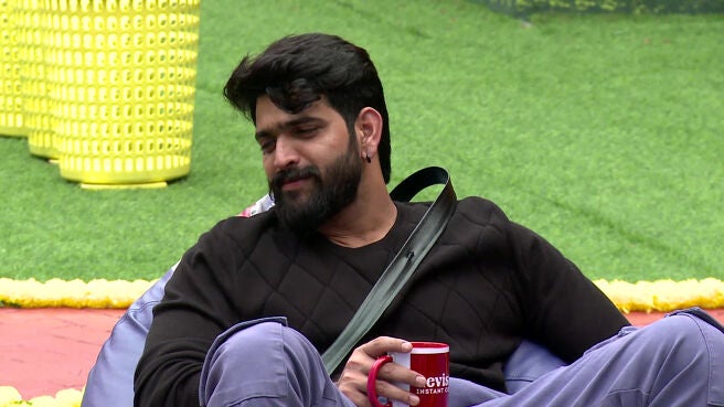 Watch Roopesh Sings A Romantic Song Video Online(HD) On JioCinema