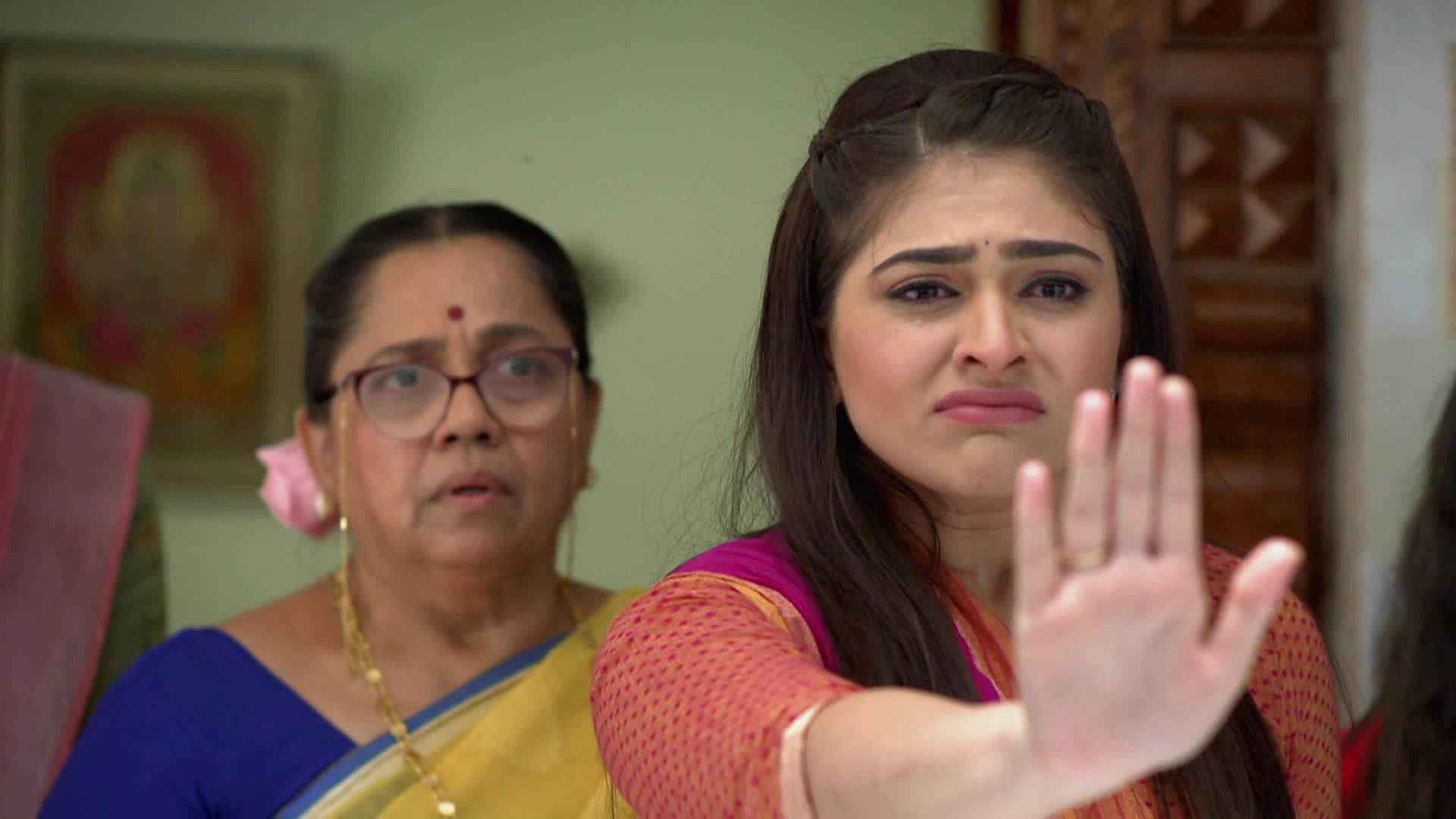 Watch Rama Raghav Season 1 Episode 103 : Rama Rebukes Lavanya! - Watch ...
