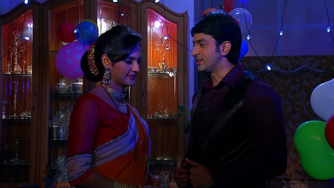 Watch Kinnari Season 1 Episode 54 : Raju Sneaks Into The Party - Watch ...