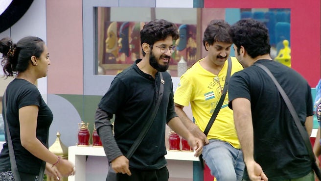 Watch Vasuki Choreographs Stylo Stylo! Video Online(HD) On JioCinema