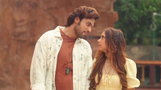 Watch Manik-Nandini's New Savera Video Online(HD) On JioCinema