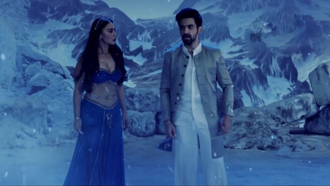 Watch Mehek Gets Anxious Video Online(HD) On JioCinema