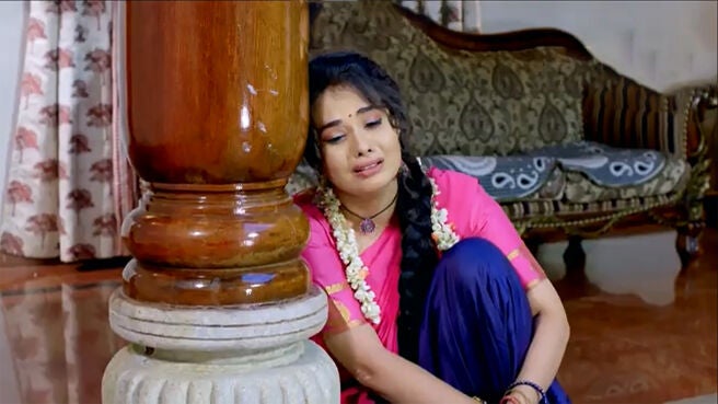 Watch Deepa Is Inconsolable Video Online(HD) On JioCinema