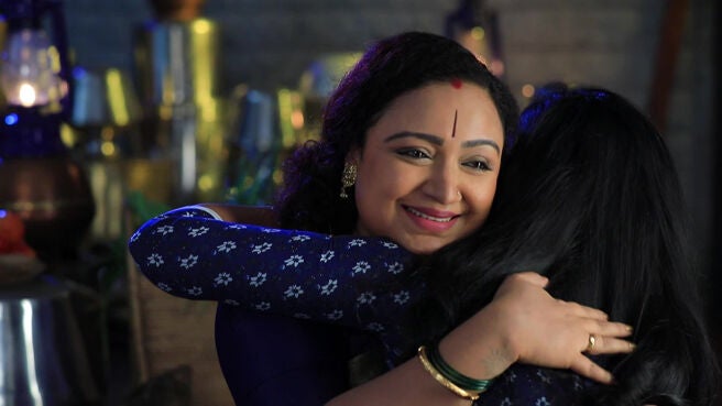 Watch Olavina Nildana Season 1 Episode 33 : Sumathi Promises To Help Tharini - Watch Full ...