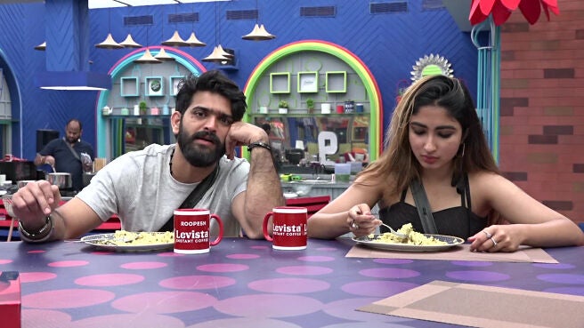 Watch Roopesh Wants To Win Video Online(HD) On JioCinema