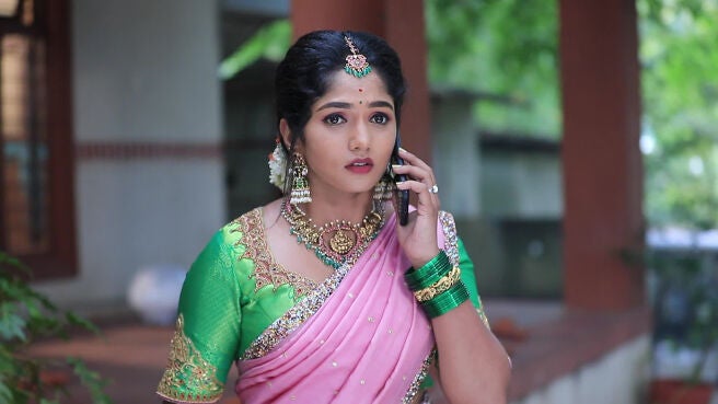 Watch Geetha Season 1 Episode 679 : Geetha Instructs Susheela - Watch ...